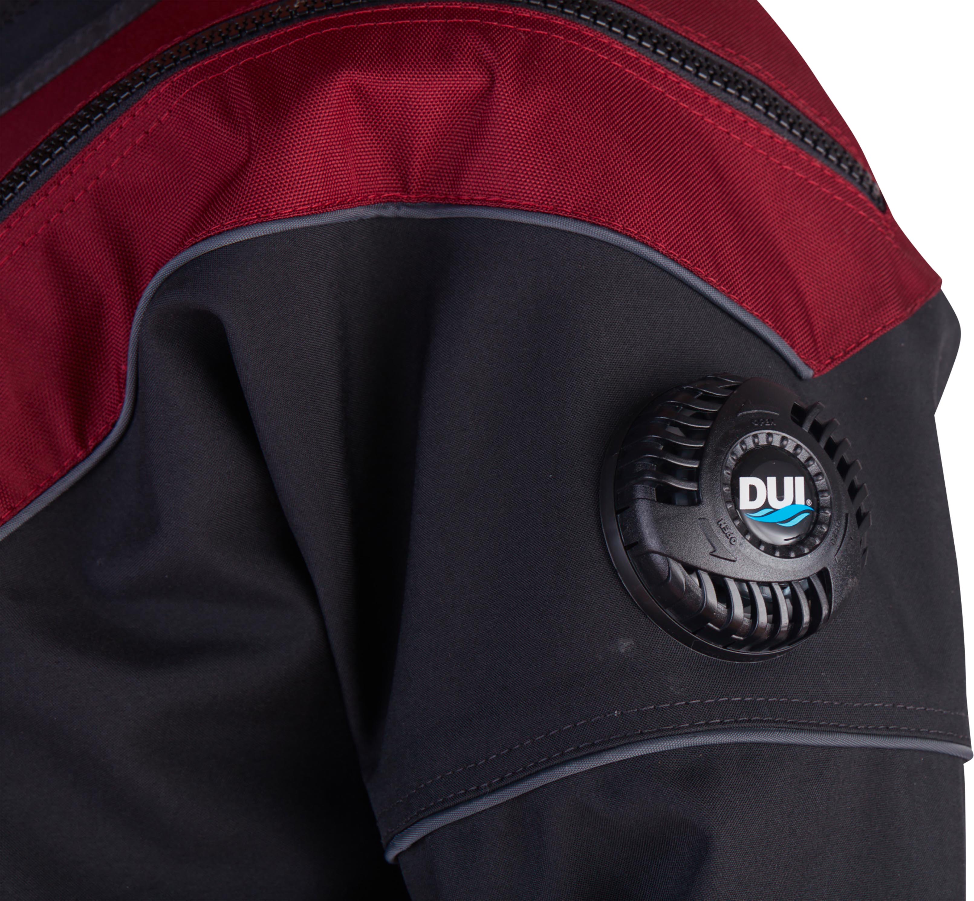 Drysuit Thermal Insulation Dry Suits Worn by the Best Divers | DUI